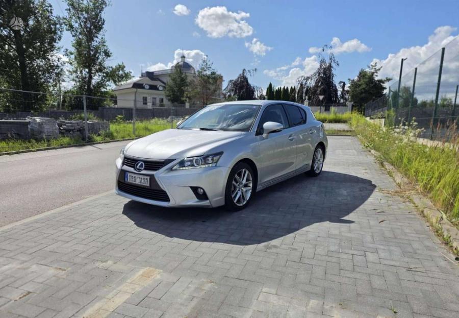 Grey Lexus CT 200h 2015 in Vilnius, with an engine capacity of 0.00 L and mileage of 170 thousand km for 12199 €, photo 1 on AUTOMOTO.COM.LV