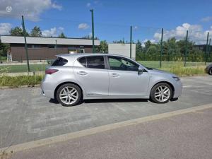Grey Lexus CT 200h 2015 in Vilnius, with an engine capacity of 0.00 L and mileage of 170 thousand km for 12199 €, photo 3 on AUTOMOTO.COM.LV