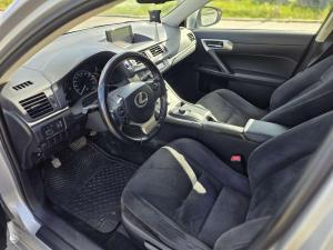 Grey Lexus CT 200h 2015 in Vilnius, with an engine capacity of 0.00 L and mileage of 170 thousand km for 12199 €, photo 7 on AUTOMOTO.COM.LV