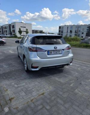 Grey Lexus CT 200h 2015 in Vilnius, with an engine capacity of 0.00 L and mileage of 170 thousand km for 12199 €, photo 8 on AUTOMOTO.COM.LV