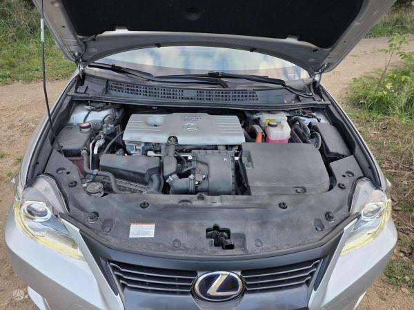 Pelēks Lexus CT 200h 2015 Viļņa, ar dzinēja tilpumu 1.80 L un nobraukumu 171 tūkst. km par 11850 €, foto 8 vietnē AUTOMOTO.COM.LV