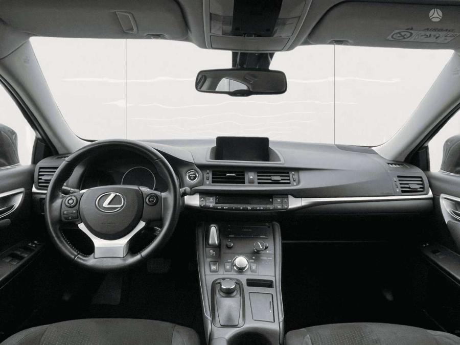 Grey Lexus CT 200h 2016 in Vilnius, with an engine capacity of 1.80 L and mileage of 224 thousand km for 10750 €, photo 10 on AUTOMOTO.COM.LV