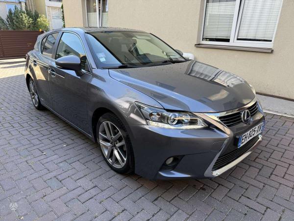 Pelēks Lexus CT 200h 2016 Viļņa, ar dzinēja tilpumu 1.80 L un nobraukumu 272 tūkst. km par 10600 €, foto 2 vietnē AUTOMOTO.COM.LV