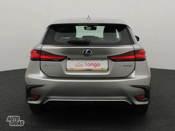 Grey Lexus CT 200h 2018 in Vilnius, with an engine capacity of 1.80 L and mileage of 207 thousand km for 14999 €, photo 5 on AUTOMOTO.COM.LV