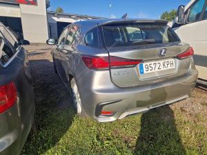 Grey Lexus CT 200h 2018 in Panevezys, with an engine capacity of 0.00 L and mileage of 150 thousand km for 9000 €, photo 3 on AUTOMOTO.COM.LV