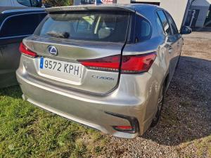 Grey Lexus CT 200h 2018 in Panevezys, with an engine capacity of 0.00 L and mileage of 150 thousand km for 9000 €, photo 4 on AUTOMOTO.COM.LV