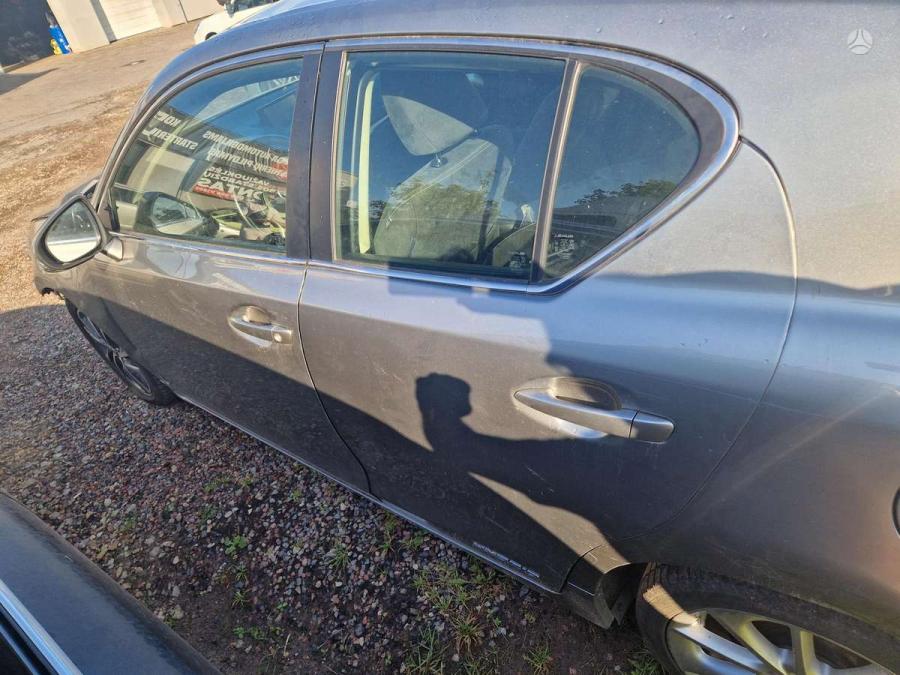 Grey Lexus CT 200h 2018 in Panevezys, with an engine capacity of 0.00 L and mileage of 150 thousand km for 9000 €, photo 7 on AUTOMOTO.COM.LV