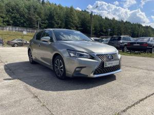 Grey Lexus CT 200h 2018 in Vilnius, with an engine capacity of 1.80 L and mileage of 66 thousand km for 16900 €, photo 5 on AUTOMOTO.COM.LV
