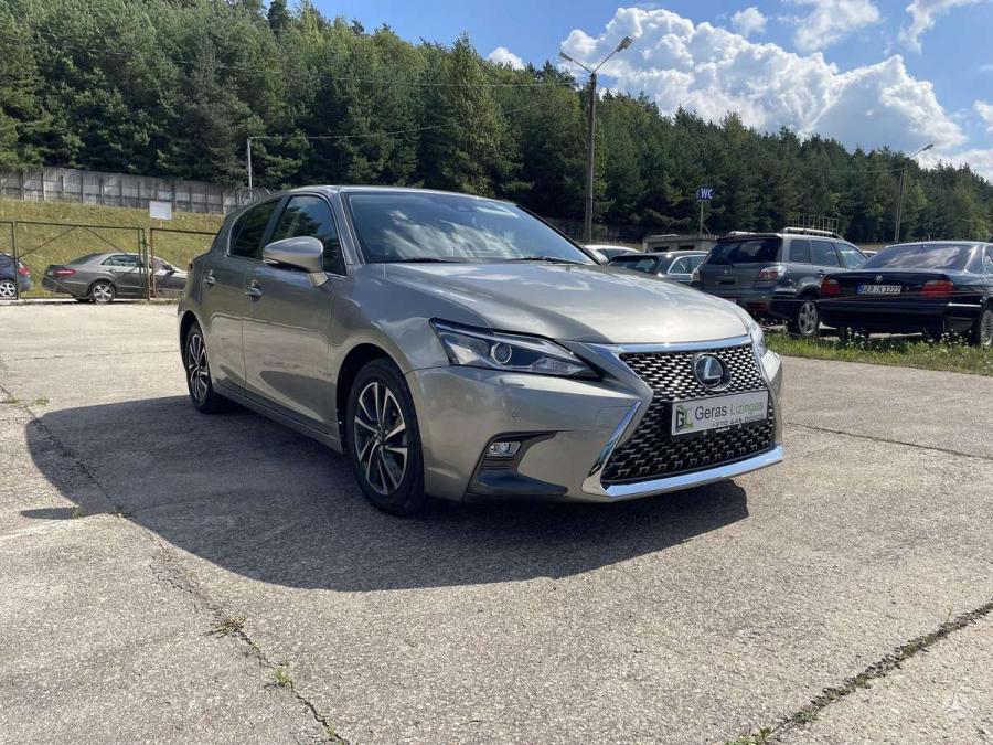 Grey Lexus CT 200h 2018 in Vilnius, with an engine capacity of 1.80 L and mileage of 66 thousand km for 16900 €, photo 5 on AUTOMOTO.COM.LV