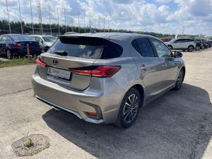 Grey Lexus CT 200h 2018 in Vilnius, with an engine capacity of 1.80 L and mileage of 66 thousand km for 16900 €, photo 6 on AUTOMOTO.COM.LV