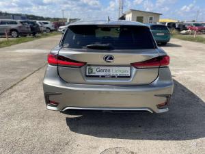 Grey Lexus CT 200h 2018 in Vilnius, with an engine capacity of 1.80 L and mileage of 66 thousand km for 16900 €, photo 7 on AUTOMOTO.COM.LV