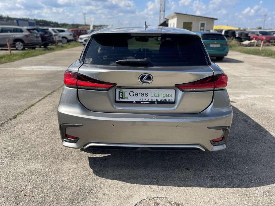 Grey Lexus CT 200h 2018 in Vilnius, with an engine capacity of 1.80 L and mileage of 66 thousand km for 16900 €, photo 7 on AUTOMOTO.COM.LV