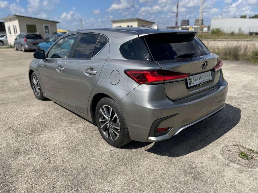 Grey Lexus CT 200h 2018 in Vilnius, with an engine capacity of 1.80 L and mileage of 66 thousand km for 16900 €, photo 8 on AUTOMOTO.COM.LV
