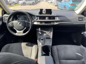 Grey Lexus CT 200h 2018 in Vilnius, with an engine capacity of 1.80 L and mileage of 66 thousand km for 16900 €, photo 9 on AUTOMOTO.COM.LV