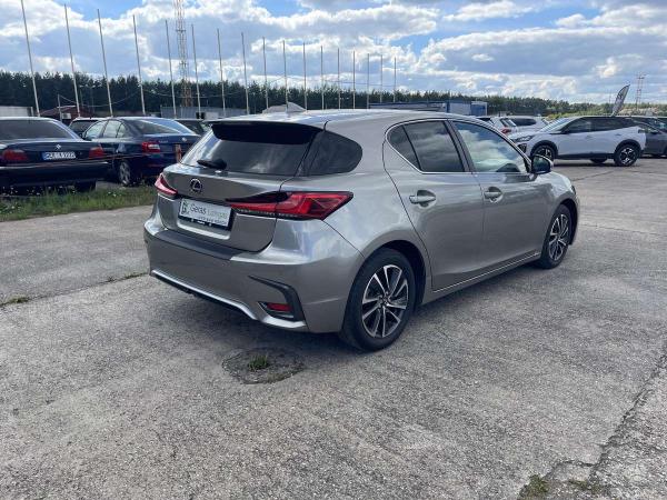 Pelēks Lexus CT 200h 2018 Viļņa, ar dzinēja tilpumu 1.80 L un nobraukumu 66 tūkst. km par 16900 €, foto 6 vietnē AUTOMOTO.COM.LV