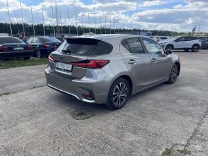 Grey Lexus CT 200h 2018 in Vilnius, with an engine capacity of 1.80 L and mileage of 66 thousand km for 16900 €, photo 6 on AUTOMOTO.COM.LV