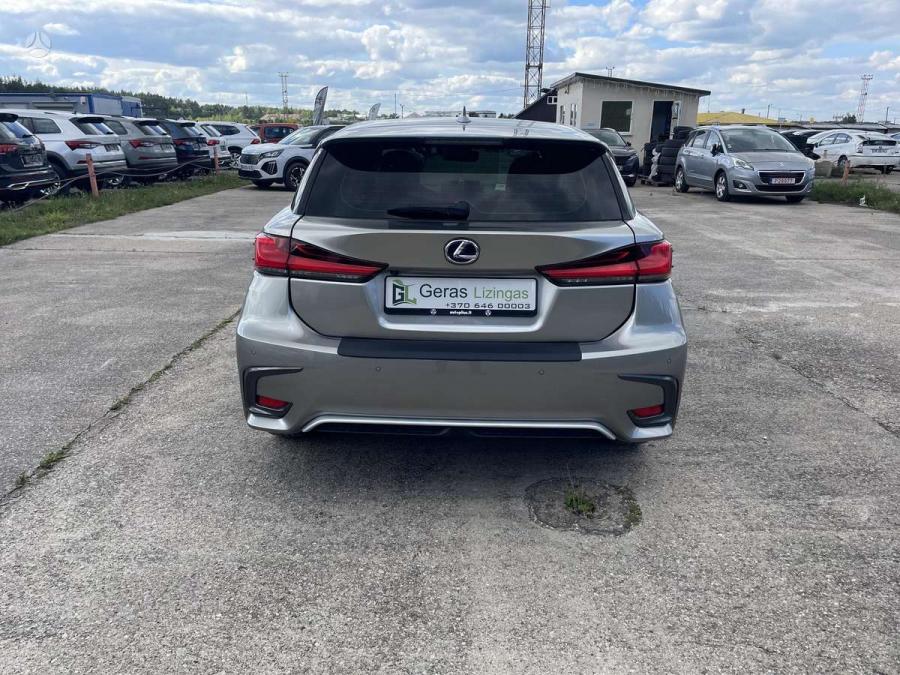 Grey Lexus CT 200h 2018 in Vilnius, with an engine capacity of 1.80 L and mileage of 66 thousand km for 16900 €, photo 7 on AUTOMOTO.COM.LV