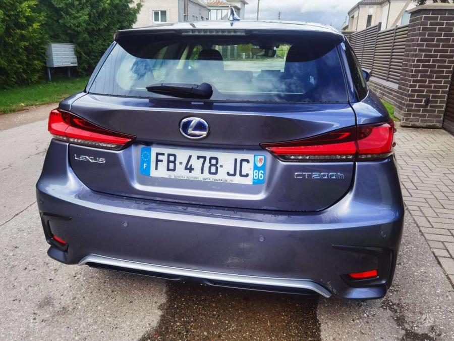 Pelēks Lexus CT 200h 2018 Kauņa, ar dzinēja tilpumu 1.80 L un nobraukumu 100 tūkst. km par 8300 €, foto 7 vietnē AUTOMOTO.COM.LV