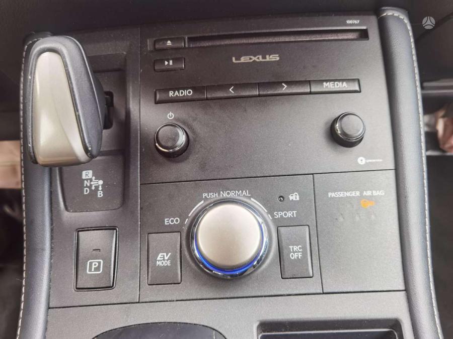 Pelēks Lexus CT 200h 2018 Kauņa, ar dzinēja tilpumu 1.80 L un nobraukumu 100 tūkst. km par 8300 €, foto 20 vietnē AUTOMOTO.COM.LV