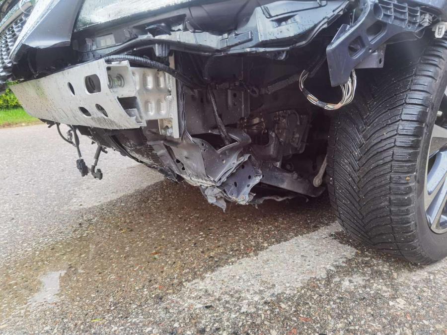 Pelēks Lexus CT 200h 2018 Kauņa, ar dzinēja tilpumu 1.80 L un nobraukumu 100 tūkst. km par 8300 €, foto 23 vietnē AUTOMOTO.COM.LV