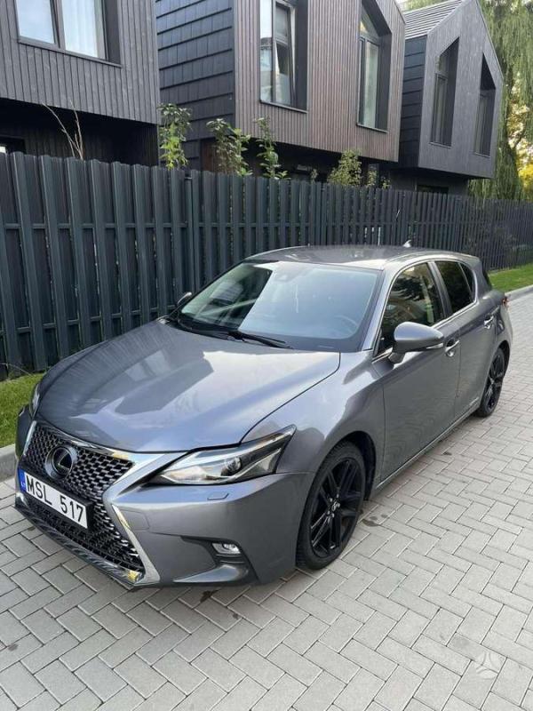 Лексус CT 200h 2018 в Каунас на AUTOMOTO.COM.LV Серый Лексус CT 200h 2018 в Каунас, объемом двигателя 1.80 л и пробегом 138 тыс. км за 14999 €, фото 1 на AUTOMOTO.COM.LV