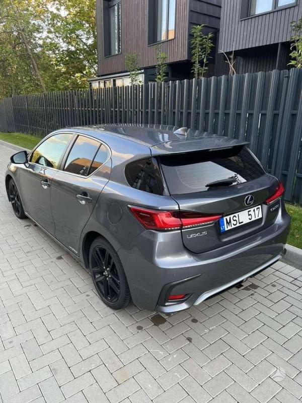 Лексус CT 200h 2018 в Каунас на AUTOMOTO.COM.LV Серый Лексус CT 200h 2018 в Каунас, объемом двигателя 1.80 л и пробегом 138 тыс. км за 14999 €, фото 5 на AUTOMOTO.COM.LV