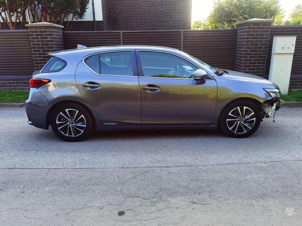 Pelēks Lexus CT 200h 2018 Kauņa, ar dzinēja tilpumu 1.80 L un nobraukumu 100 tūkst. km par 7900 €, foto 6 vietnē AUTOMOTO.COM.LV