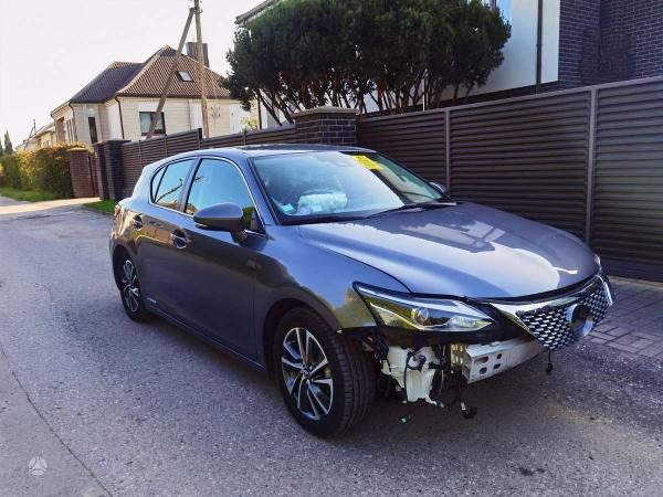 Pelēks Lexus CT 200h 2018 Kauņa, ar dzinēja tilpumu 1.80 L un nobraukumu 100 tūkst. km par 7900 €, foto 7 vietnē AUTOMOTO.COM.LV