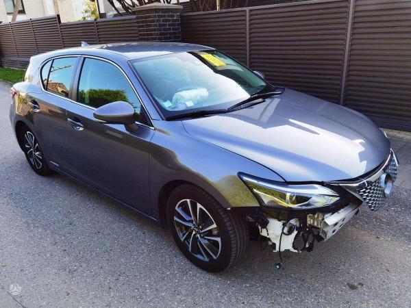 Pelēks Lexus CT 200h 2018 Kauņa, ar dzinēja tilpumu 1.80 L un nobraukumu 100 tūkst. km par 7900 €, foto 8 vietnē AUTOMOTO.COM.LV