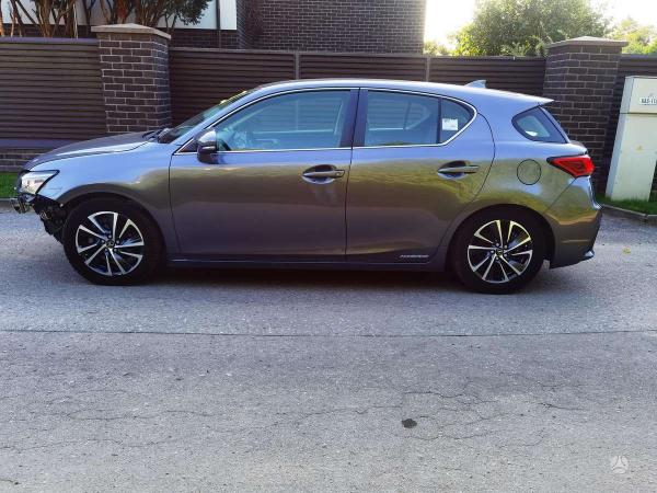 Pelēks Lexus CT 200h 2018 Kauņa, ar dzinēja tilpumu 1.80 L un nobraukumu 100 tūkst. km par 7900 €, foto 10 vietnē AUTOMOTO.COM.LV