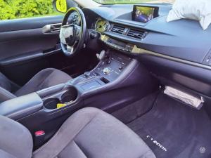 Grey Lexus CT 200h 2018 in Kaunas, with an engine capacity of 1.80 L and mileage of 100 thousand km for 7900 €, photo 12 on AUTOMOTO.COM.LV