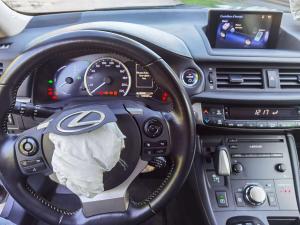 Grey Lexus CT 200h 2018 in Kaunas, with an engine capacity of 1.80 L and mileage of 100 thousand km for 7900 €, photo 20 on AUTOMOTO.COM.LV