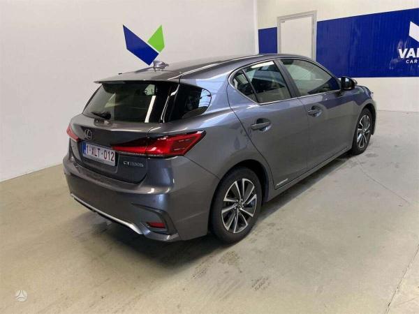 Pelēks Lexus CT 200h 2019 Viļņa, ar dzinēja tilpumu 1.80 L un nobraukumu 37 tūkst. km par 18100 €, foto 2 vietnē AUTOMOTO.COM.LV