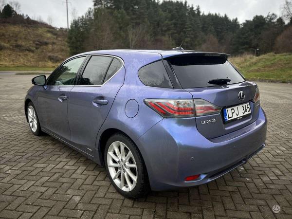 Lexus CT 200h 2011 Viļņa, ar dzinēja tilpumu 1.80 L un nobraukumu 329 tūkst. km par 10000 €, foto 6 vietnē AUTOMOTO.COM.LV