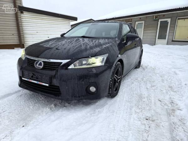 Lexus CT 200h 2011 in Vilnius, with an engine capacity of 1.80 L and mileage of 218 thousand km for 8500 €, photo 3 on AUTOMOTO.COM.LV