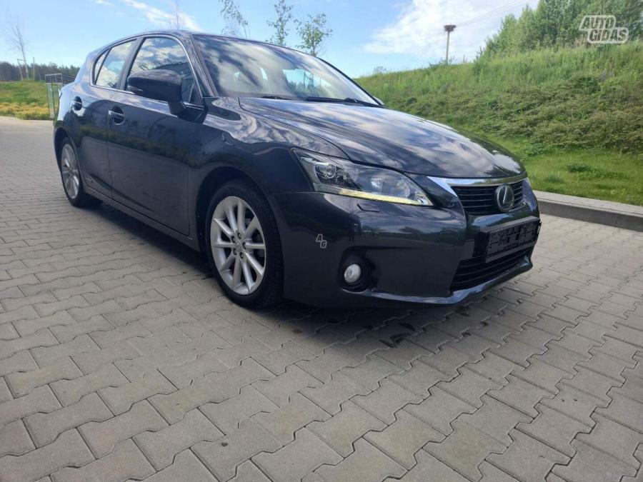 Lexus CT 200h 2011 Viļņa, ar dzinēja tilpumu 1.80 L un nobraukumu 212 tūkst. km par 8800 €, foto 1 vietnē AUTOMOTO.COM.LV