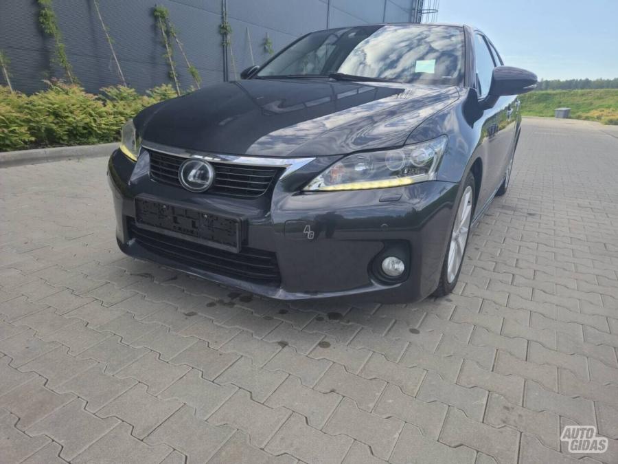 Lexus CT 200h 2011 Viļņa, ar dzinēja tilpumu 1.80 L un nobraukumu 212 tūkst. km par 8800 €, foto 4 vietnē AUTOMOTO.COM.LV