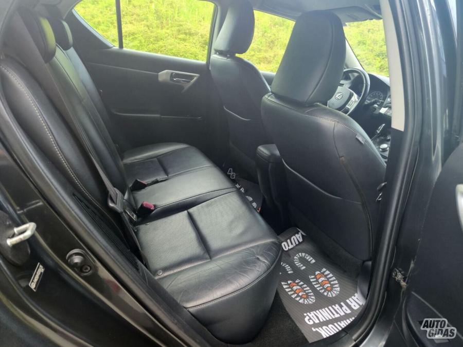 Lexus CT 200h 2011 Viļņa, ar dzinēja tilpumu 1.80 L un nobraukumu 212 tūkst. km par 8800 €, foto 19 vietnē AUTOMOTO.COM.LV
