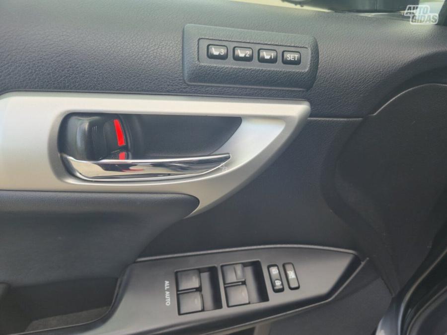 Lexus CT 200h 2011 Viļņa, ar dzinēja tilpumu 1.80 L un nobraukumu 212 tūkst. km par 8800 €, foto 22 vietnē AUTOMOTO.COM.LV