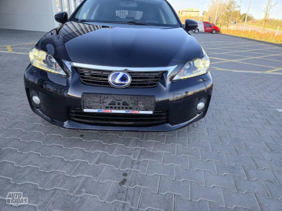 Лексус CT 200h 2011 в Вильнюс, объемом двигателя 1.80 л и пробегом 218 тыс. км за 8800 €, фото 3 на AUTOMOTO.COM.LV