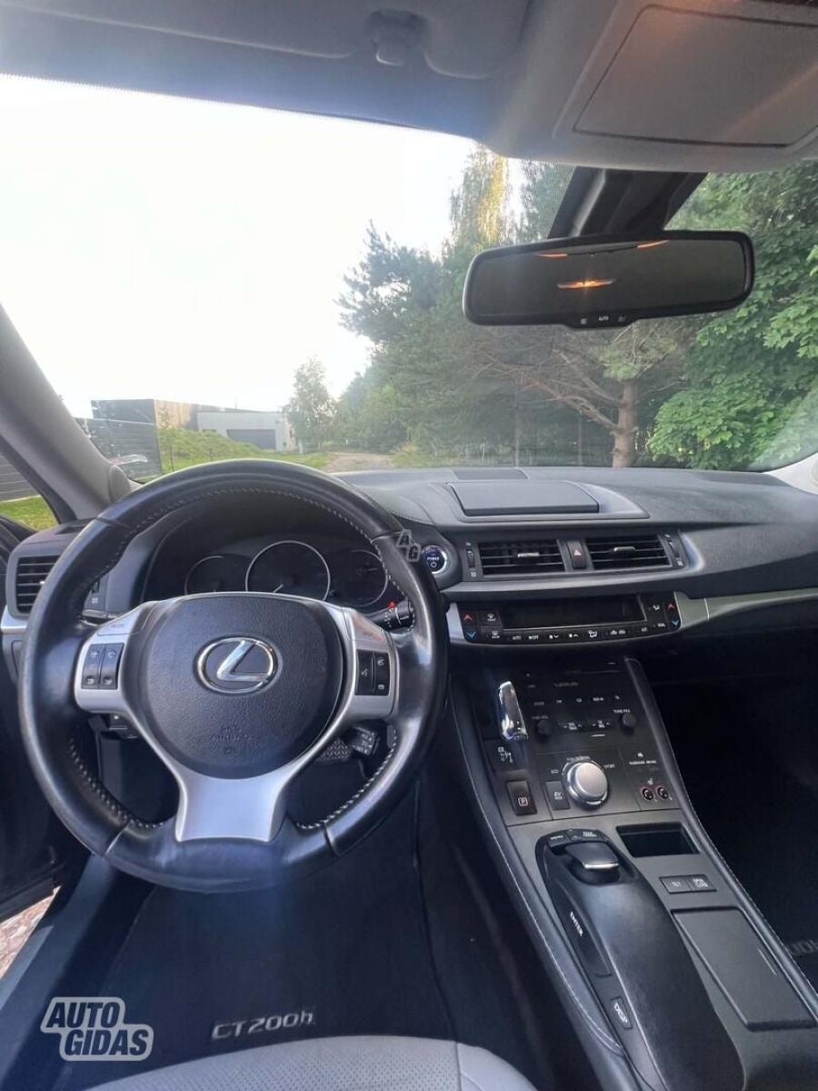 Lexus CT 200h 2011 Gargždai, ar dzinēja tilpumu 1.80 L un nobraukumu 174 tūkst. km par 7500 €, foto 11 vietnē AUTOMOTO.COM.LV
