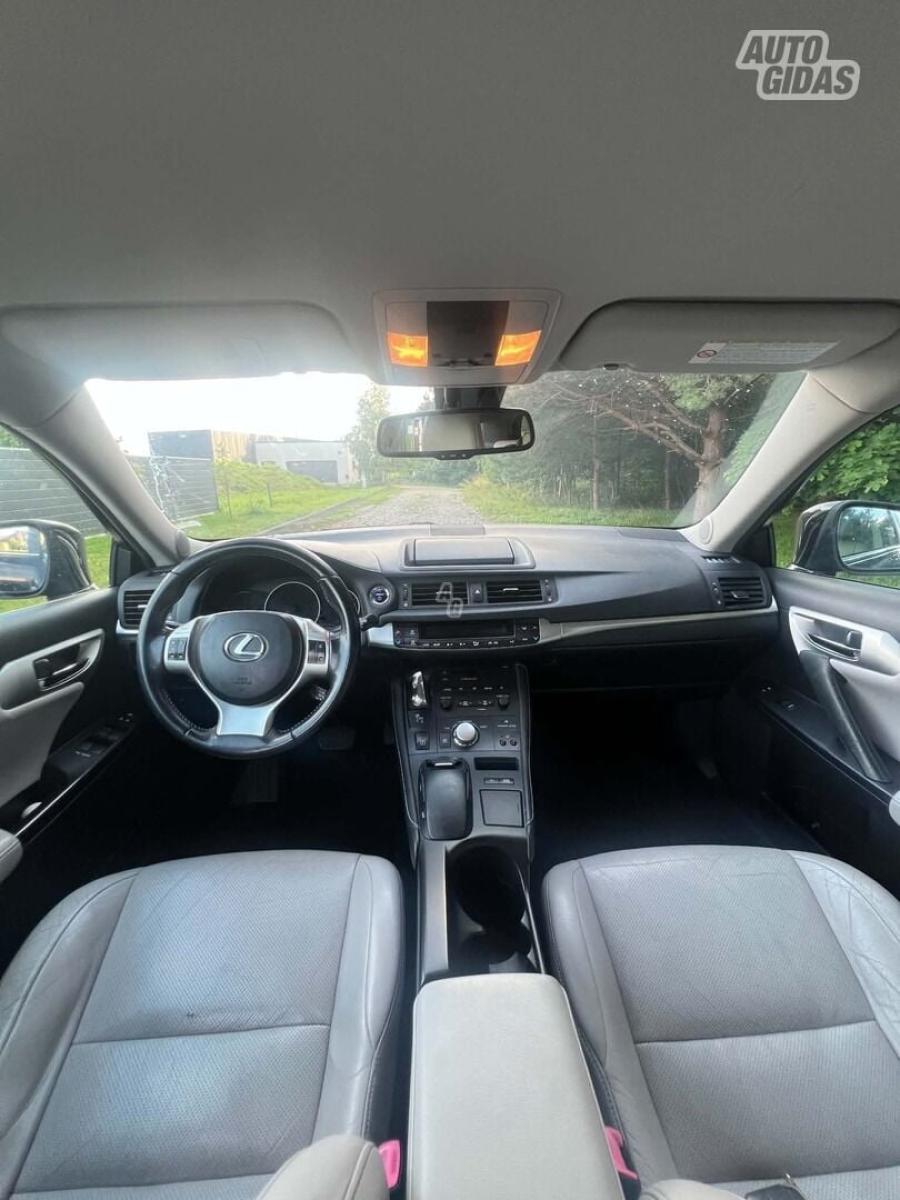Lexus CT 200h 2011 Gargždai, ar dzinēja tilpumu 1.80 L un nobraukumu 174 tūkst. km par 7500 €, foto 4 vietnē AUTOMOTO.COM.LV