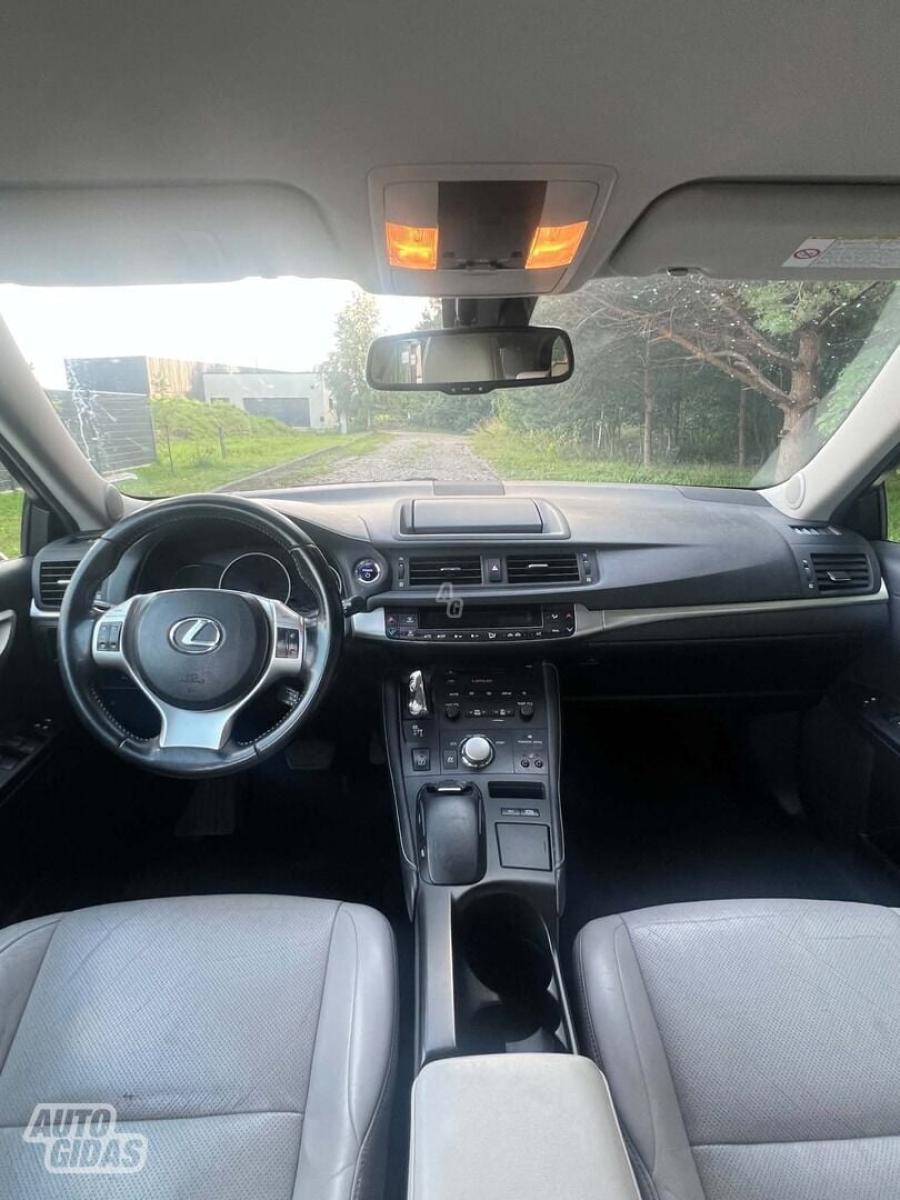 Lexus CT 200h 2011 Gargždai, ar dzinēja tilpumu 1.80 L un nobraukumu 174 tūkst. km par 7500 €, foto 19 vietnē AUTOMOTO.COM.LV