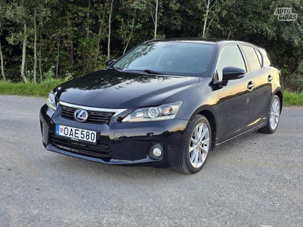 Lexus CT 200h 2011 in Vilnius on AUTOMOTO.COM.LV Lexus CT 200h 2011 in Vilnius, with an engine capacity of 1.80 L and mileage of 210 thousand km for 9300 €, photo 3 on AUTOMOTO.COM.LV