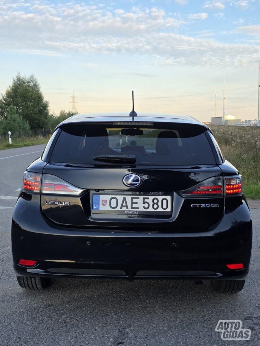 Lexus CT 200h 2011 Viļņa, ar dzinēja tilpumu 1.80 L un nobraukumu 210 tūkst. km par 9300 €, foto 8 vietnē AUTOMOTO.COM.LV