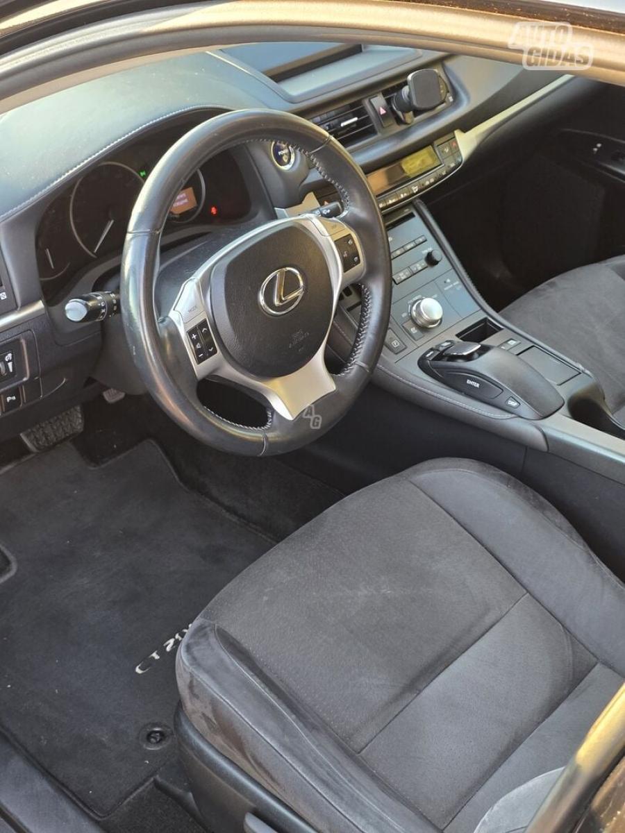 Lexus CT 200h 2011 Viļņa, ar dzinēja tilpumu 1.80 L un nobraukumu 210 tūkst. km par 9300 €, foto 10 vietnē AUTOMOTO.COM.LV