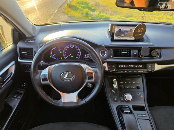 Lexus CT 200h 2011 in Vilnius on AUTOMOTO.COM.LV Lexus CT 200h 2011 in Vilnius, with an engine capacity of 1.80 L and mileage of 210 thousand km for 9300 €, photo 11 on AUTOMOTO.COM.LV