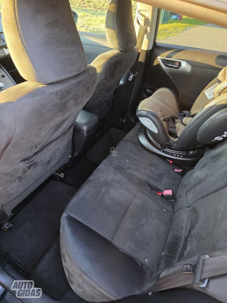 Lexus CT 200h 2011 Viļņa, ar dzinēja tilpumu 1.80 L un nobraukumu 210 tūkst. km par 9300 €, foto 12 vietnē AUTOMOTO.COM.LV