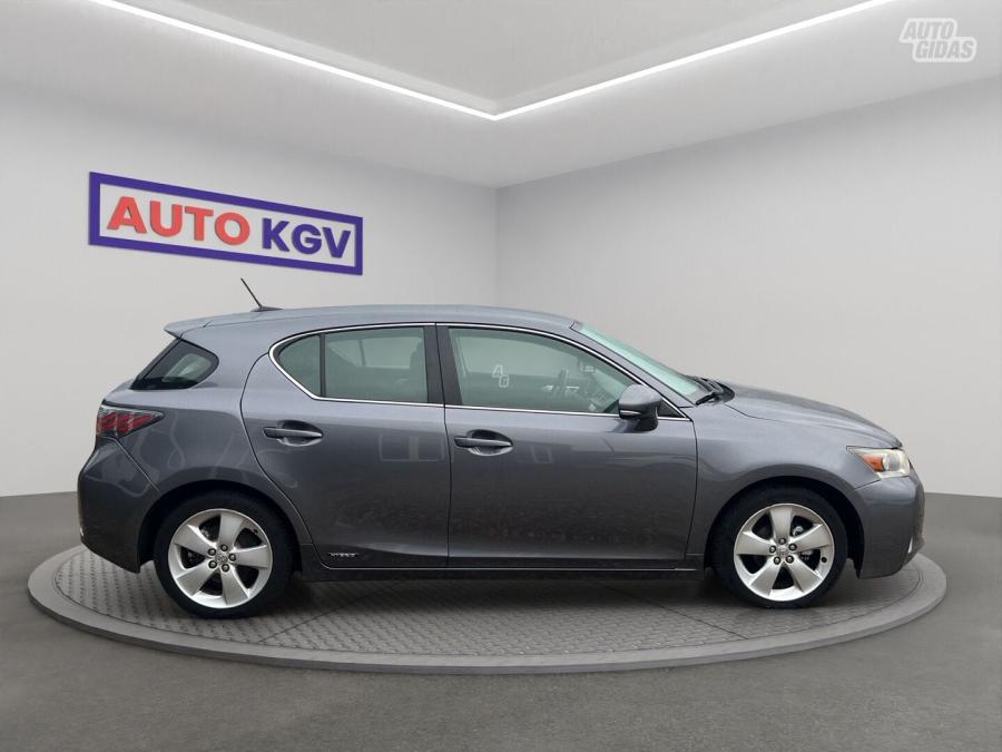 Lexus CT 200h 2012 in Kaunas, with an engine capacity of 1.80 L and mileage of 228 thousand km for 7800 €, photo 6 on AUTOMOTO.COM.LV