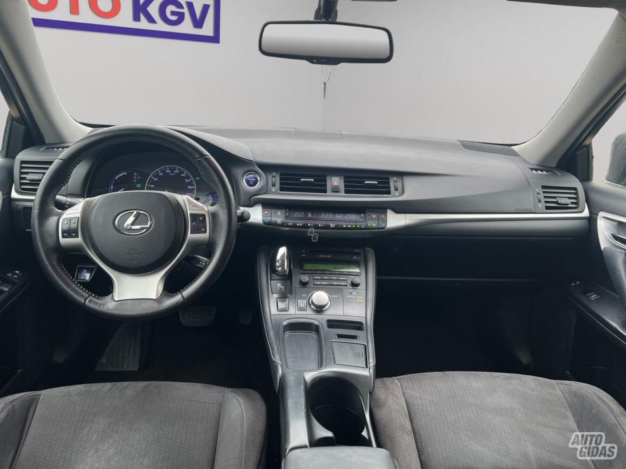 Lexus CT 200h 2012 in Kaunas, with an engine capacity of 1.80 L and mileage of 228 thousand km for 7800 €, photo 13 on AUTOMOTO.COM.LV